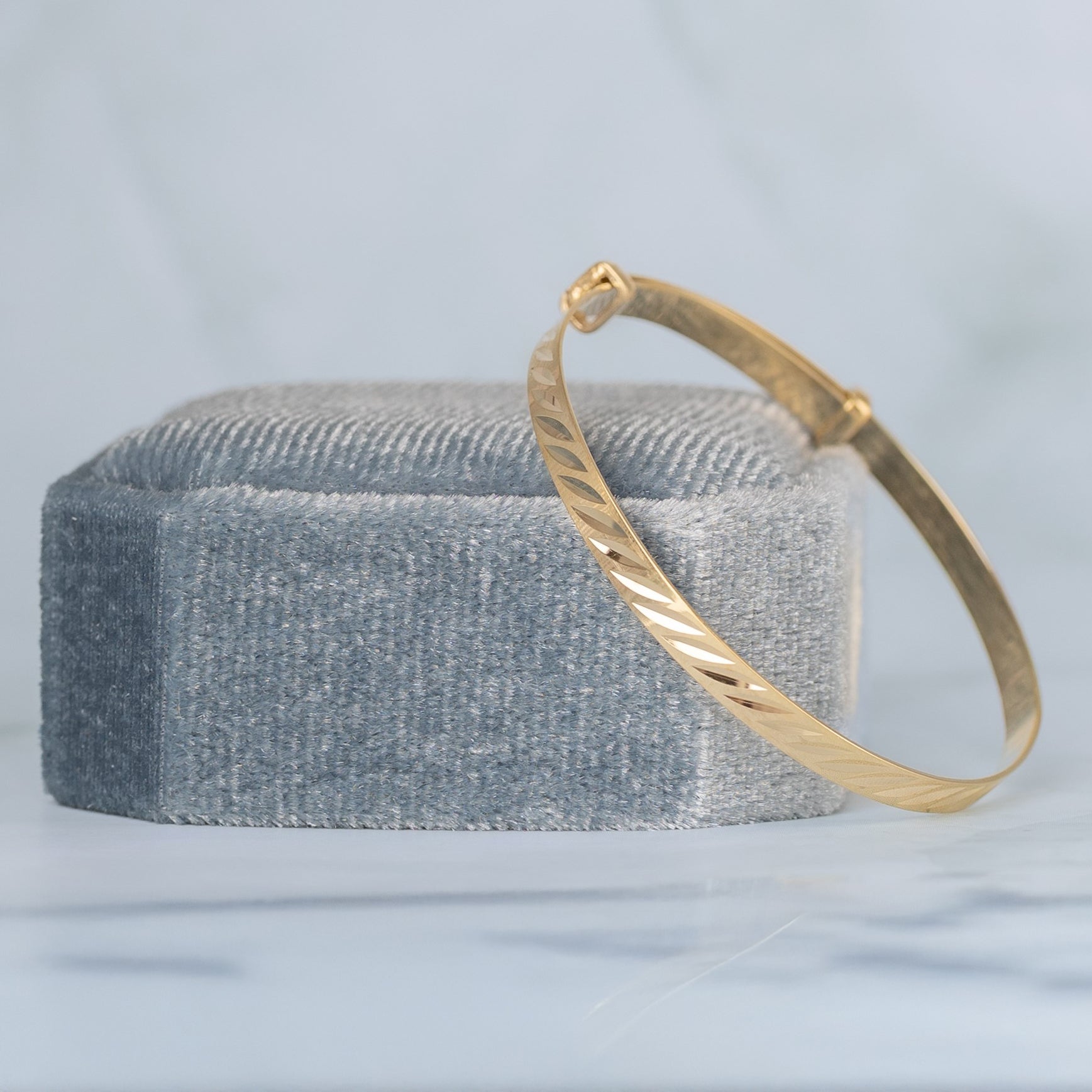 9ct gold open bangle